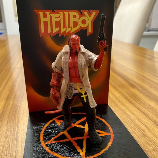 Impresión 3D Hellboy (con chaqueta)・Cults