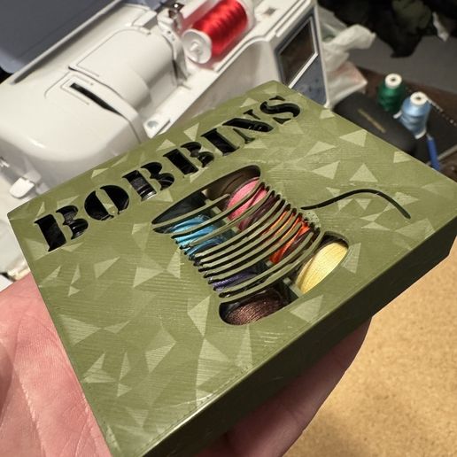 🧵 Snap-on Bobbin Thread Spool Holder・Free 3D File for ・Cults