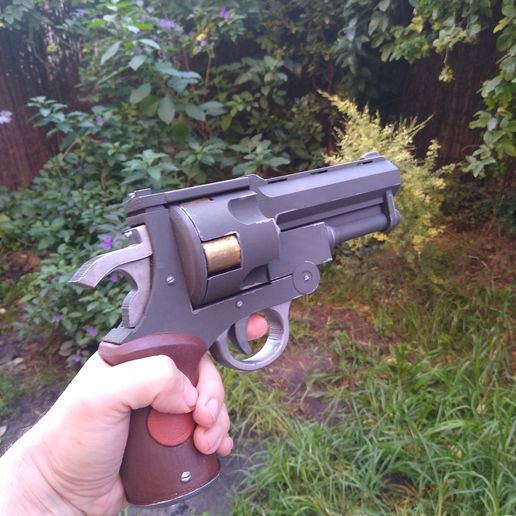 3D printable HellBoy Revolver (The Good Samaritan) • made with Bambu ...
