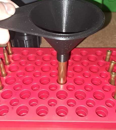 ⬆️ Powder funnel for .223 (5.56) up to .375 H&H mag・Free 3D File for ・Cults