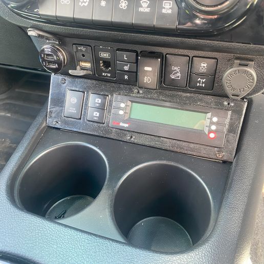 STL file Toyota Hilux N80 Centre Console Rocker Switch Panel 🚗 ・3D ...