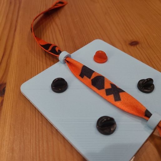 🛰 Flair card/pinback for lanyards: Get more space for your pins!・Free ...