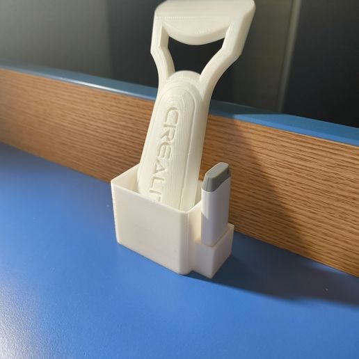 Archivo STL gratis Bed scraper and USB drive holder, Creality 3 v3 🛏️ ...