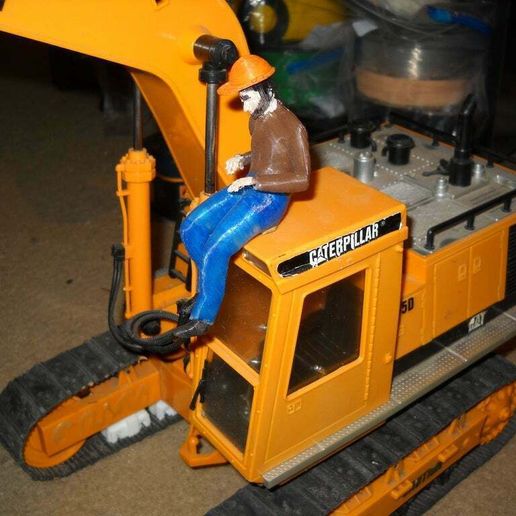 Free STL file seated man driver w hat for trucks and heavy equipment 👨 ...