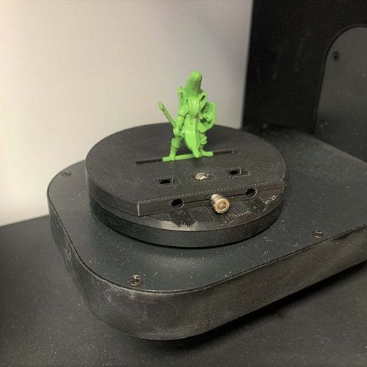 免费 STL 文件 Thunk3D JS DT IS 300 Slotter Miniature Holder for 3D Scanning ...