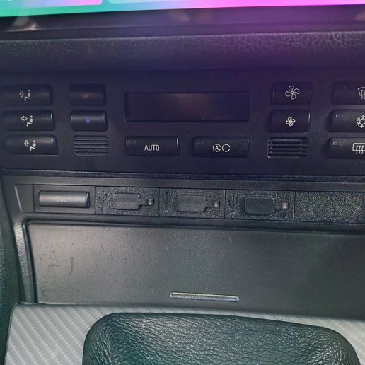 💾 USB Housing for Instrument panel, switch centre Bmw E46・ STL File for ...