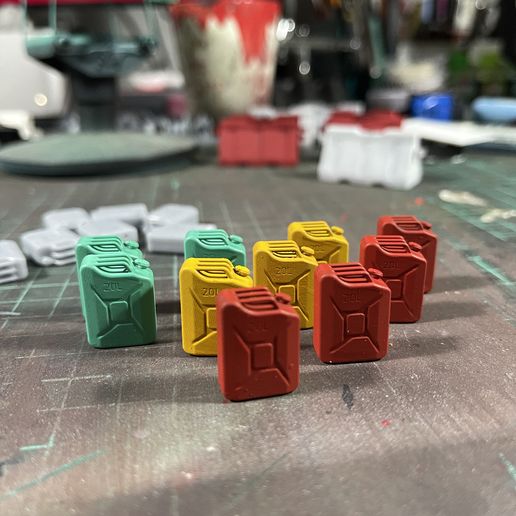 3D printer Scale model jerrycans • made with Anycubic Photon Mono M5s・Cults