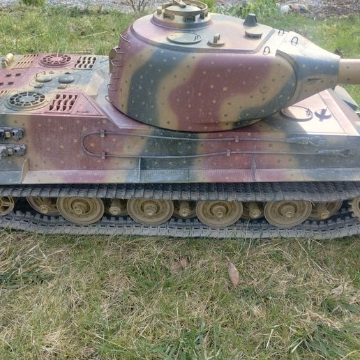 🪖 RC Tank Löwe 1:10 (Schwerer Löwe)・ 3D File for 3D printing・Cults