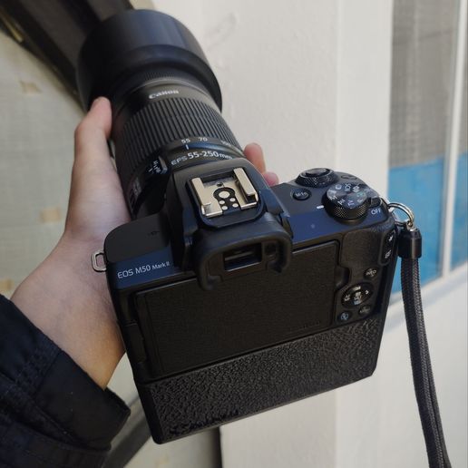 👽 Canon M50 / M50 MKII 1DX Grip・ STL File for ・Cults