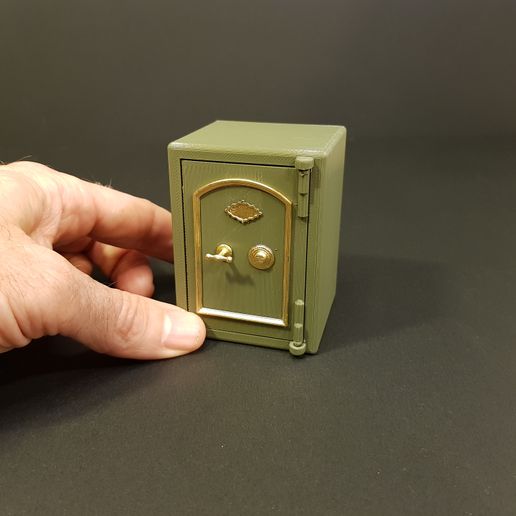 🚪 Miniature Vintage Safe with Opening Door - 1/12 scale・ STL File for ...