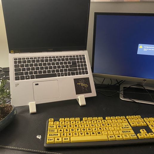 💻 Simple Angled Two Piece Laptop Tilting Stand・Free STL File for ・Cults