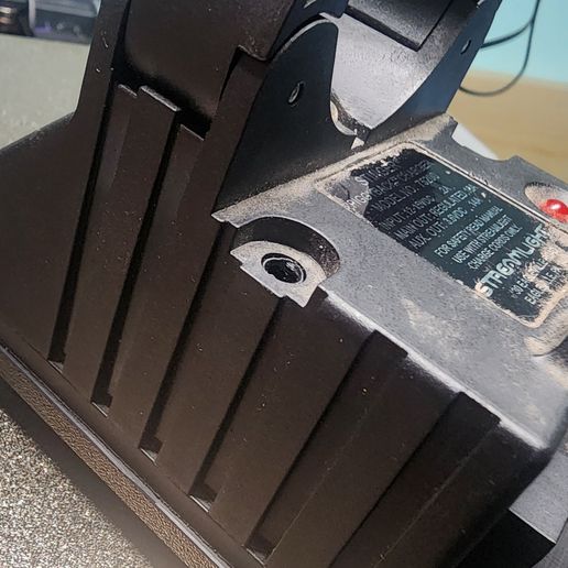 🧰 Stream Light Stinger piggyback charger mount (Snap-On Tools "Slots ...