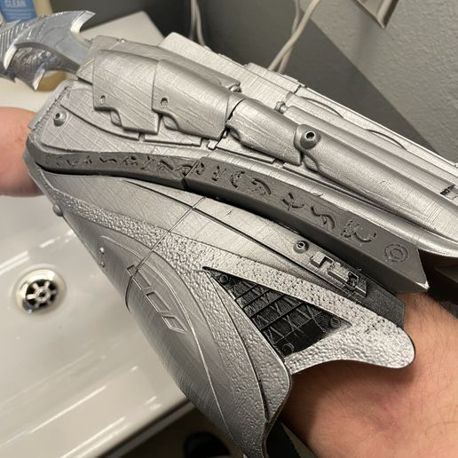 🐺 Wolf Predator Right Gauntlet・3D Print with the Anycubic vyper 3D ...