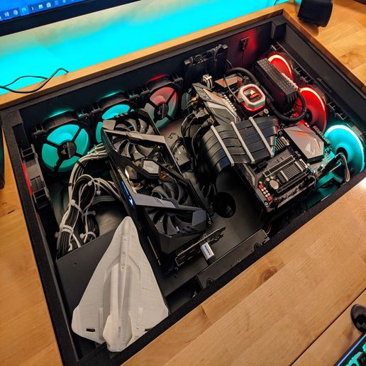🏢 Cockpit Style PC Desk・Free 3D File for ・Cults