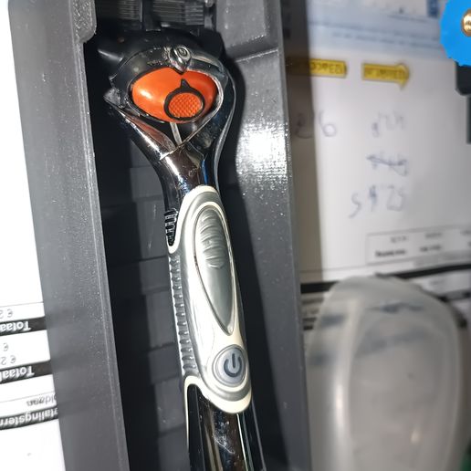 3D printed Gillette razor holder • made with Ender 3v2・Cults