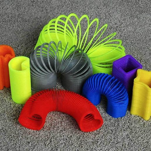 🎲 Slinkies・Free STL File for ・Cults