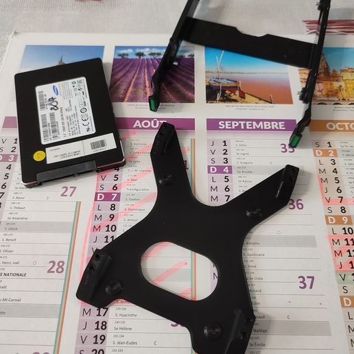 💾 2.5" hard disk adapter・ STL file for ・Cults