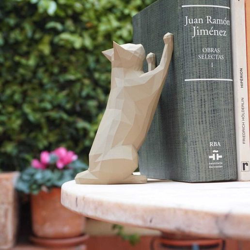 🐱 Lowpoly playful cat bookend deccoration・ STL File for 3D printing・Cults