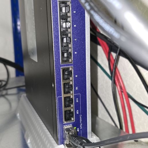 STL file Stand for NetGear XS512EM Switch 💻 ・3D printable model to ...