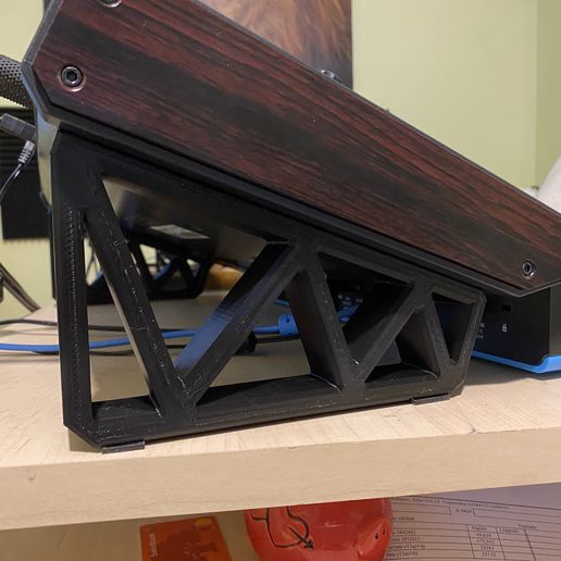 STL file Novation Mininova Synth Stand Riser 🚉 ・3D printing template to ...