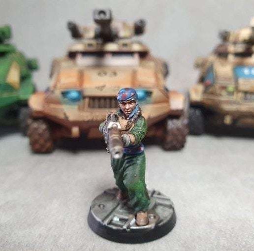 💂 Alternative Guard Model with Laser Rifle - Female Guardswoman・Free ...