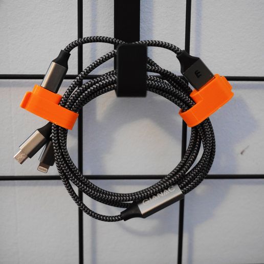 💾 USB A, Cable holder, cable clip, cable management, storage・ STL File ...