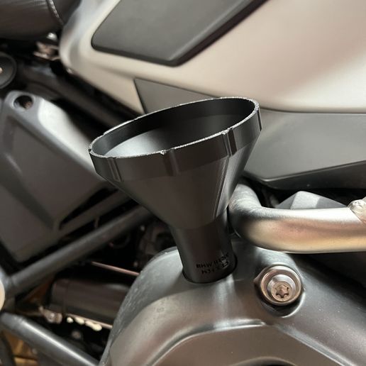 STL file BMW R1200 Funnel 🏍️ (3MF)・3D print object to download・Cults