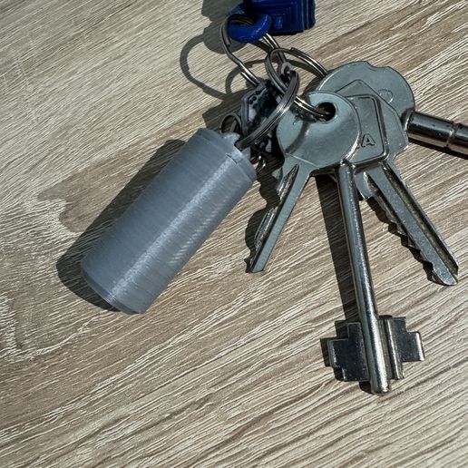STL file simple capsule keychain 🗝️ ・3D print object to download・Cults