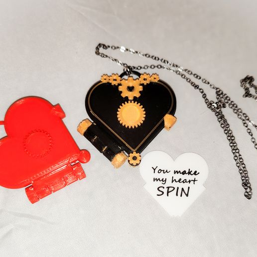 👌 Clockwork Valentine Fidget Locket・Free STL File for 3D printing・Cults