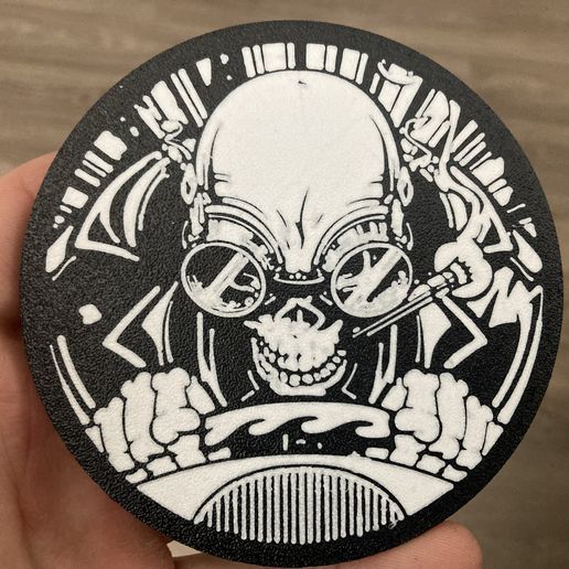 STL file Skull driver coaster 💀 (3MF)・Model to download and 3D print・Cults