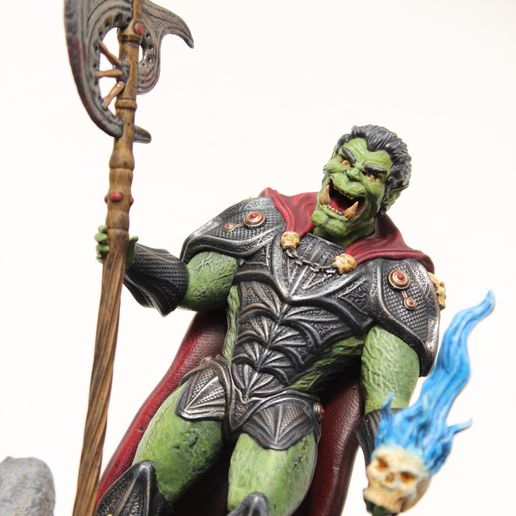 💀 Orc Boss Flaming skull figurine with base・ STL File for ・Cults