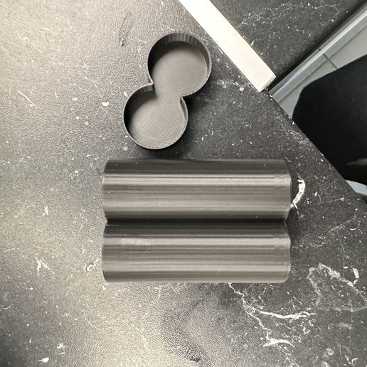 3D printable 21700 battery case • made with Bambulab A1・Cults