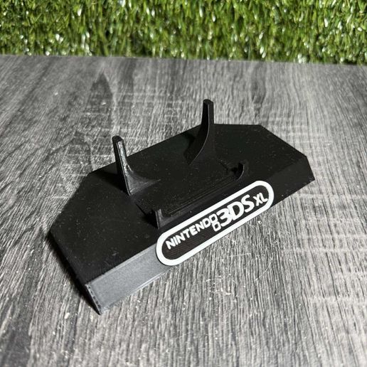 STL file NINTENDO 3DS XL HOLDER / STAND MINIMAL 🕹️ ・Model to download ...