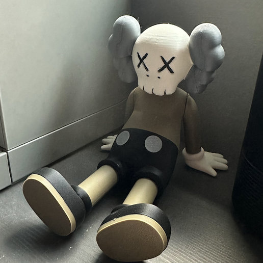3D printer Kaws Holiday Taipei • made with Adventurer 5M・Cults