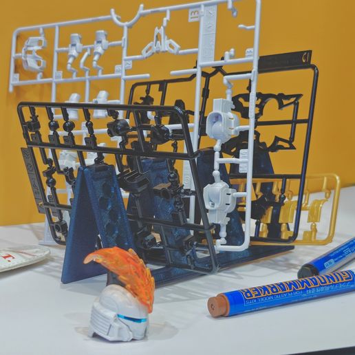 🤖 Gunpla Model Kit Runner Stand - Mini Version・Free STL File for 3D ...