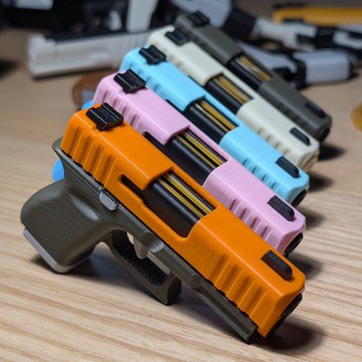 🔫 Glock Fidget Keychain – Slide-Action Toy・ STL File for 3D printing・Cults