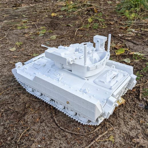 🪖 M3A3 Bradley BUSK III・ 3D File for 3D printing・Cults