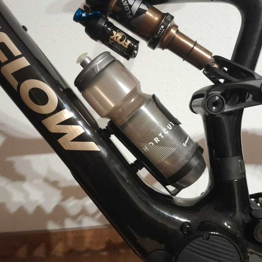 STL file Amflow PL Carbon Pro bottle cage L/R 🍾 (OBJ and 3MF)・3D ...