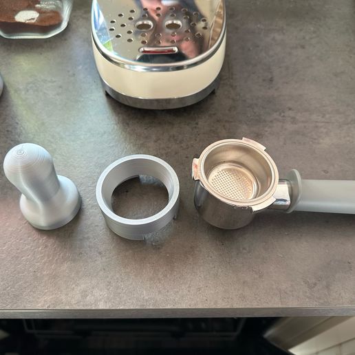 STL file Espresso Tamper, Funnel, Spoon and Stand for Smeg ecf 02 🥄 ・3D ...