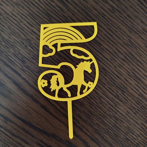 🍰 Number cake topper with unicorns - 5・Free 3MF File for 3D printing・Cults
