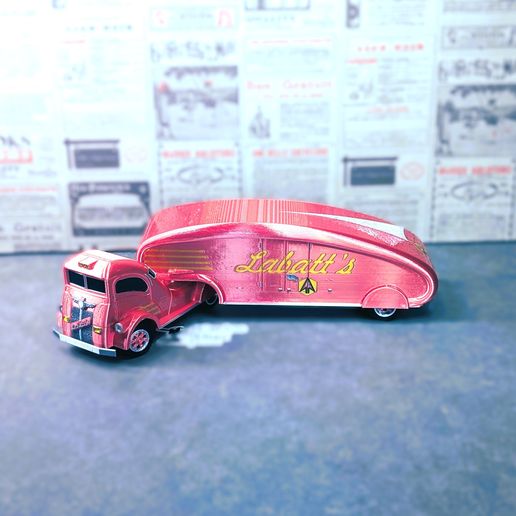 🚚 The truck that came from the future - Functional Labatt Streamliner ...