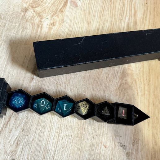 🎲 Dice Holder with Sheath・Free STL File for 3D printing・Cults