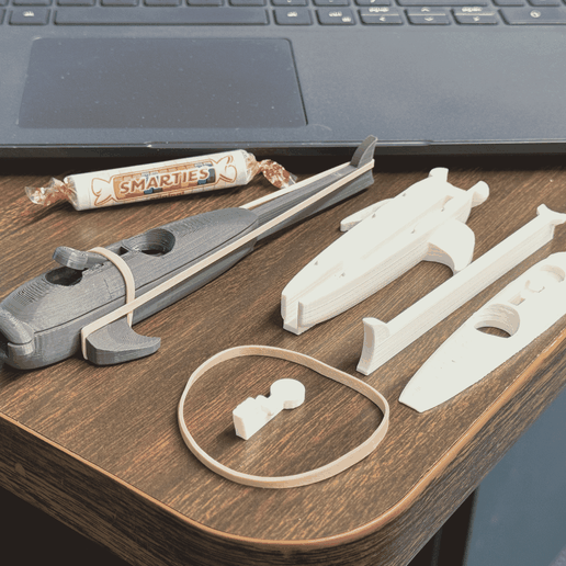 🍬 Smarties Shooter - Candy Launching Fish・ STL File for 3D printing・Cults