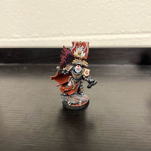🎲 Silver Wardens Master Corvus (presupported)・3D Print・Cults