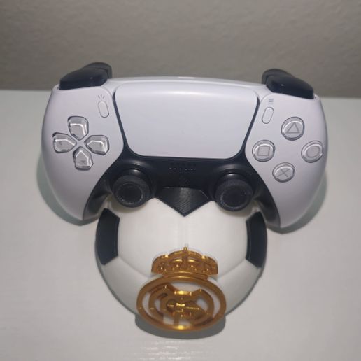 3D file 3D PRINTED SUPPORT FOR REAL MADRID PS5 CONTROLLER ️ ・3D ...