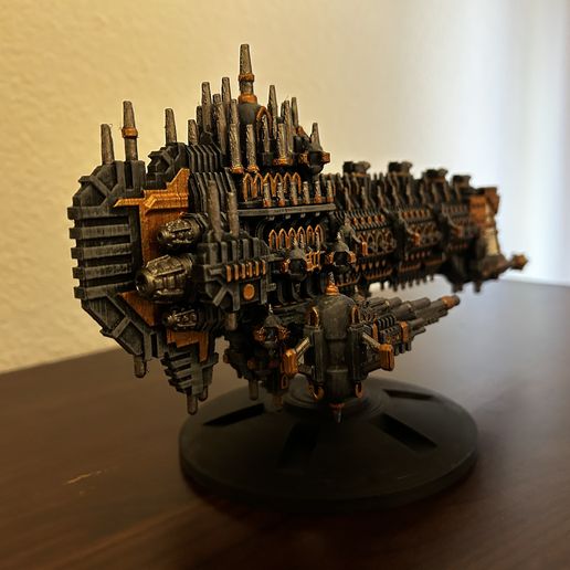 3D file Gothic Space Battleship 🛰 ・3D print design to download・Cults
