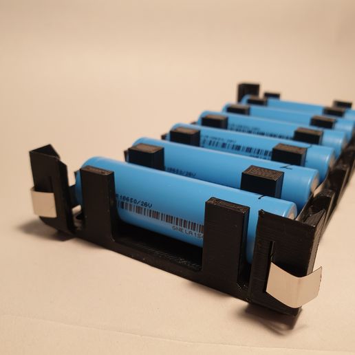 🔌 Li-ion 18650 cells connected in parallel for balancing or charging ...