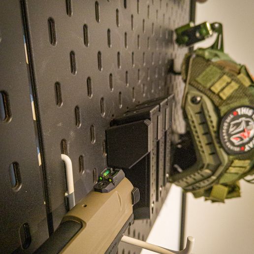 STL file Glock Mag Rack 🔫 ・3D print design to download・Cults