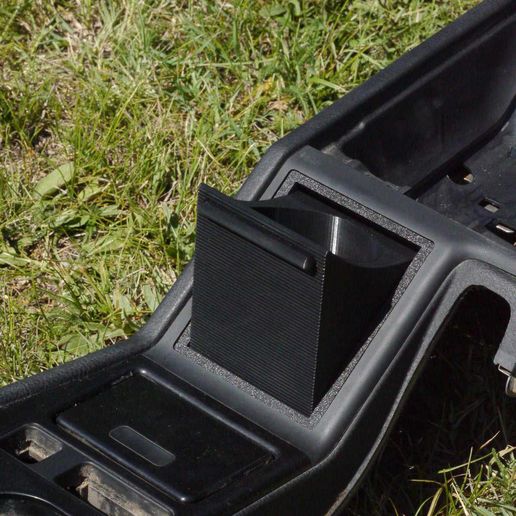 🚗 BMW E39 - Cup holder・ 3MF File for 3D printing・Cults