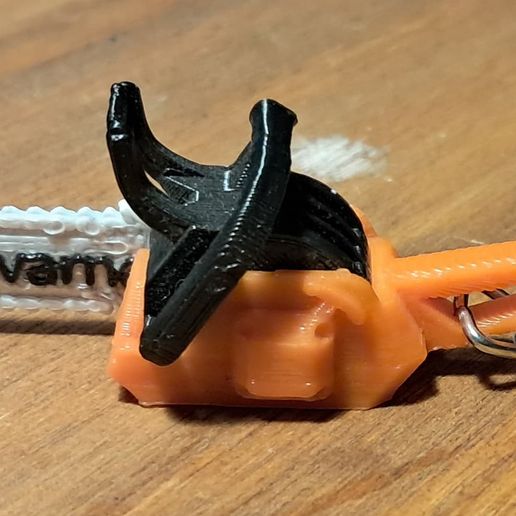 STL file husqvarna chainsaw key ring 🪚 ・3D printer design to download・Cults